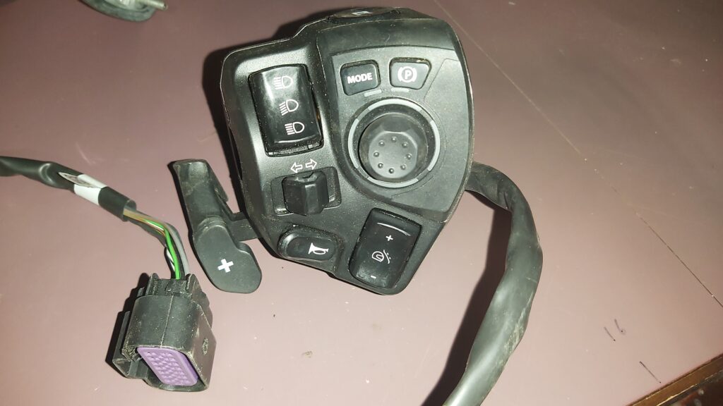 2018 – 2019 Can AM Spyder Housing Switch Automatic | Cross Roads Cycle ...